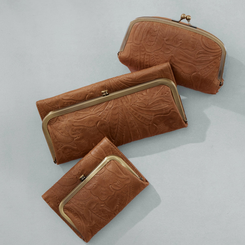 Leather Handbags & Wallets Crafted For Discovery – HOBO