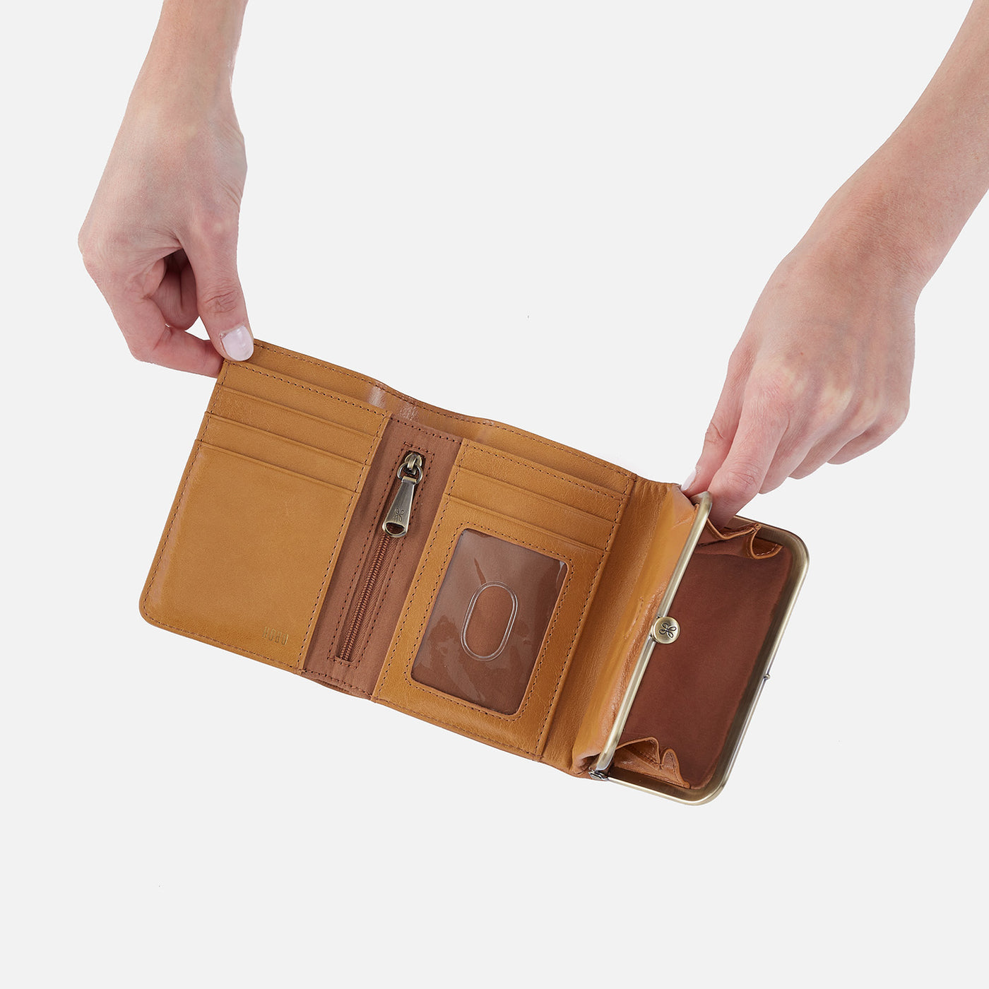 Robin Compact Wallet In Polished Leather - Natural – HOBO