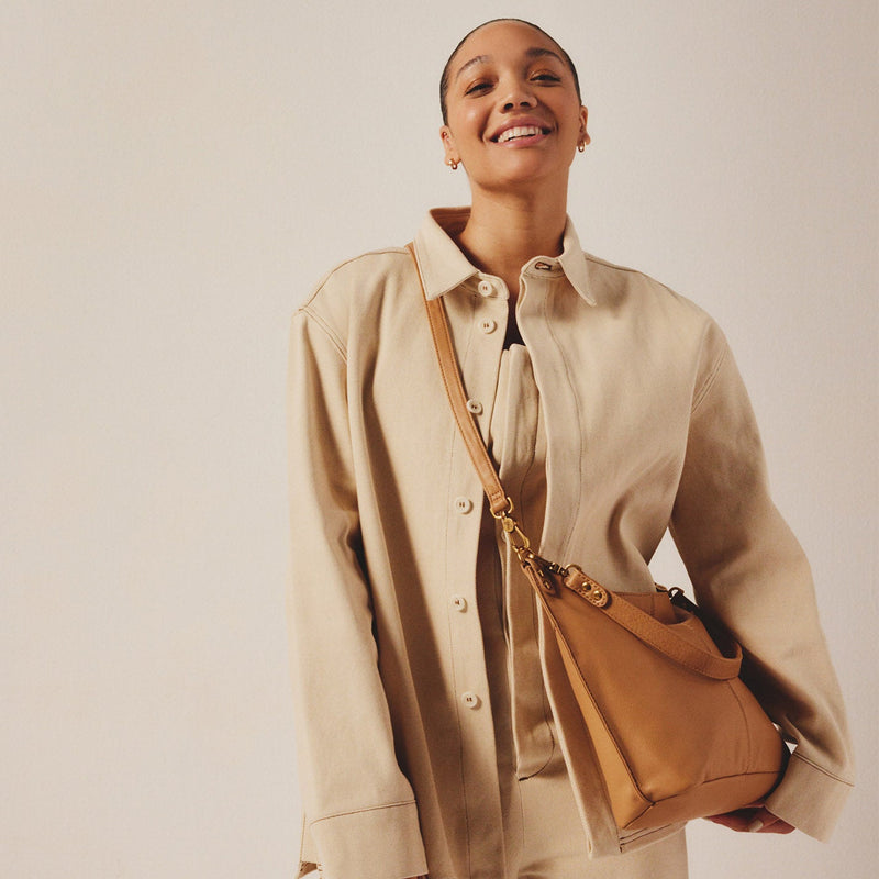Pier Shoulder Bag In Pebbled Leather - Sandstorm – HOBO