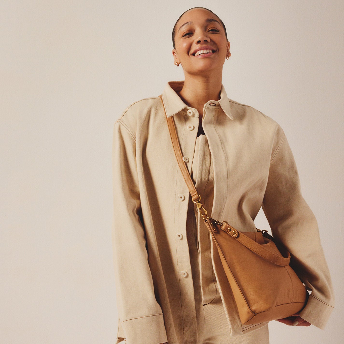 Pier Shoulder Bag In Pebbled Leather - Sandstorm – HOBO